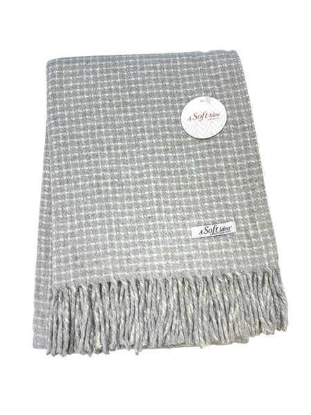 410 - Small Check Pattern Throw – A Soft Idea